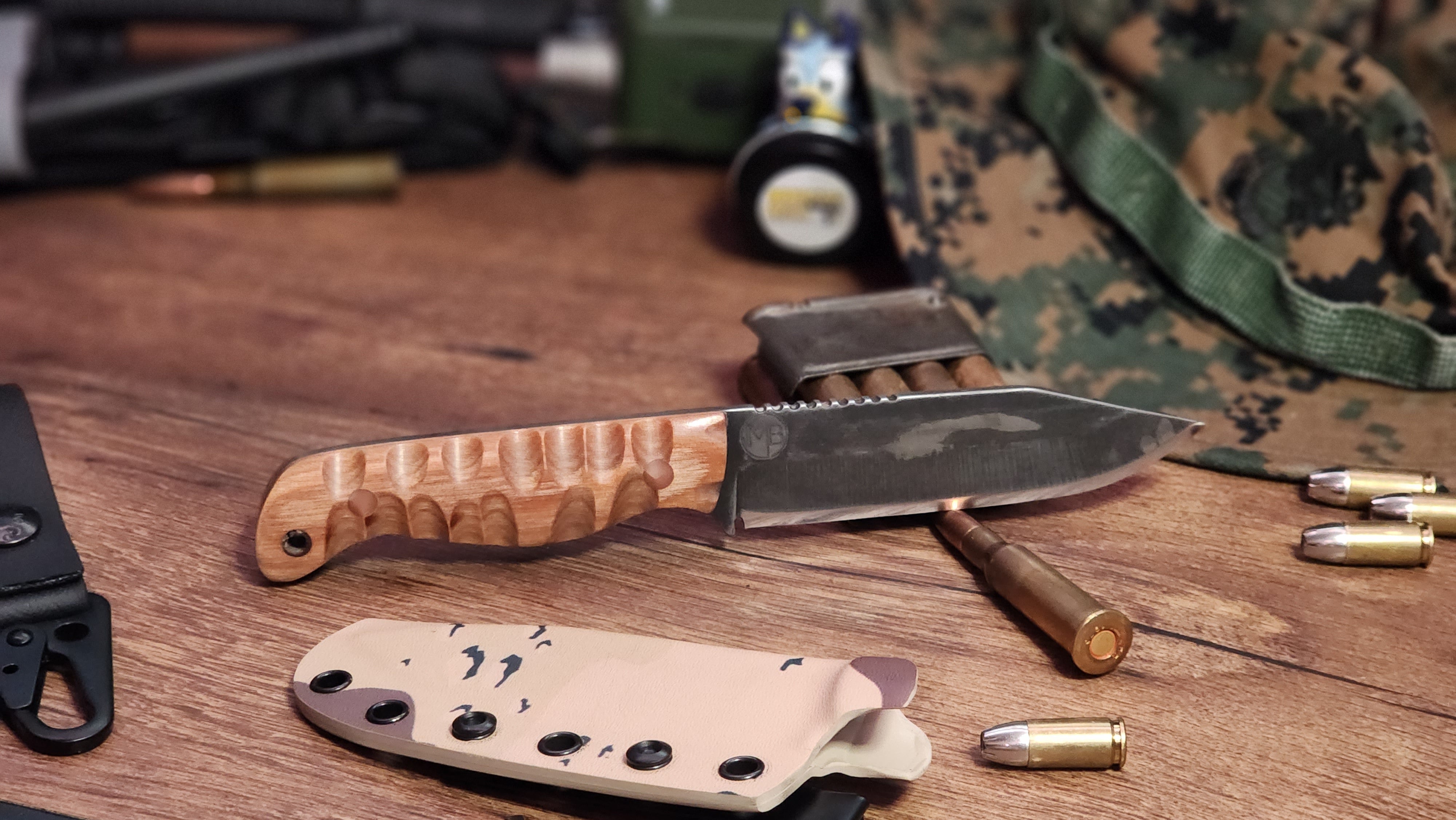Dymalux EDC Plus – Embyblades