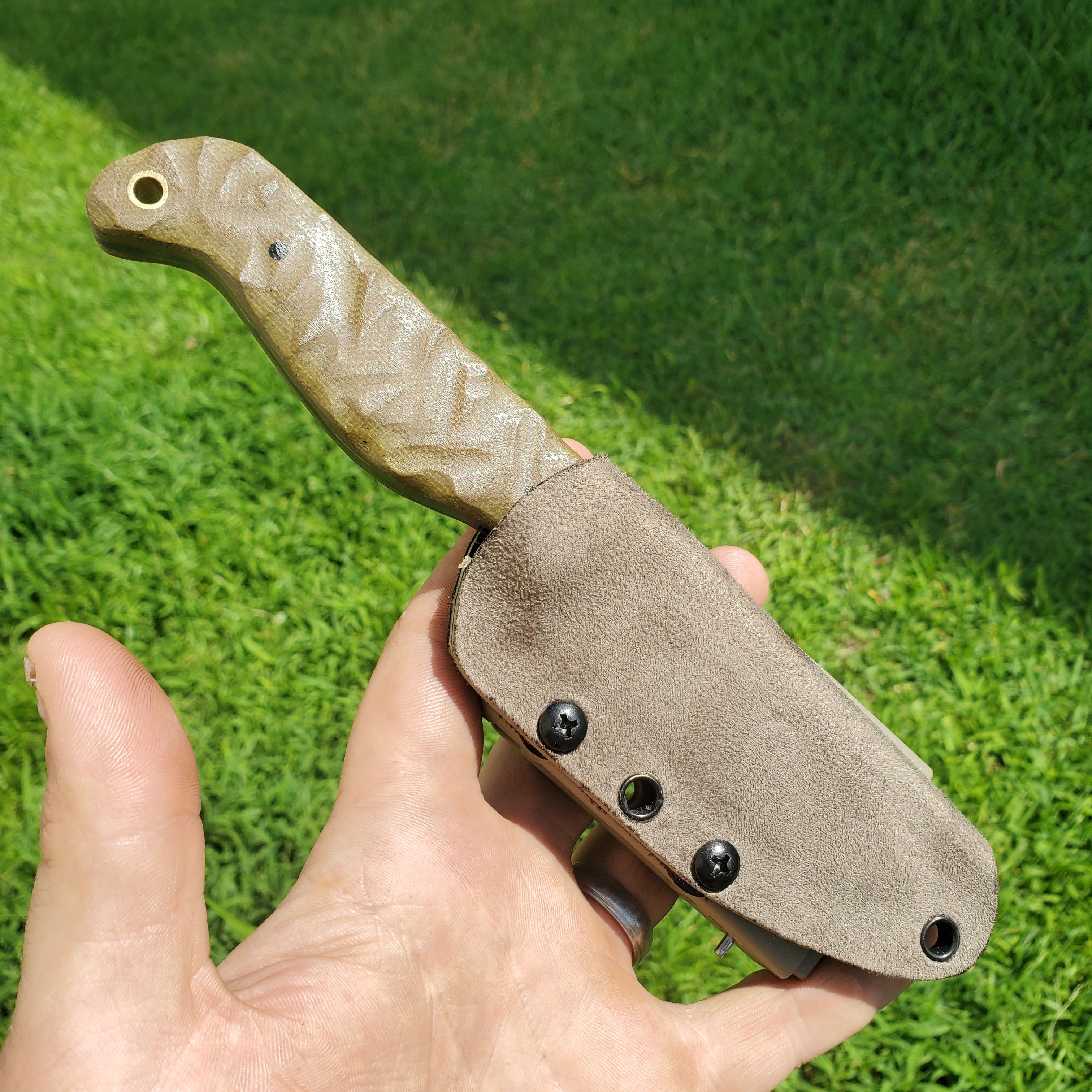 Green G10 EDC – Embyblades