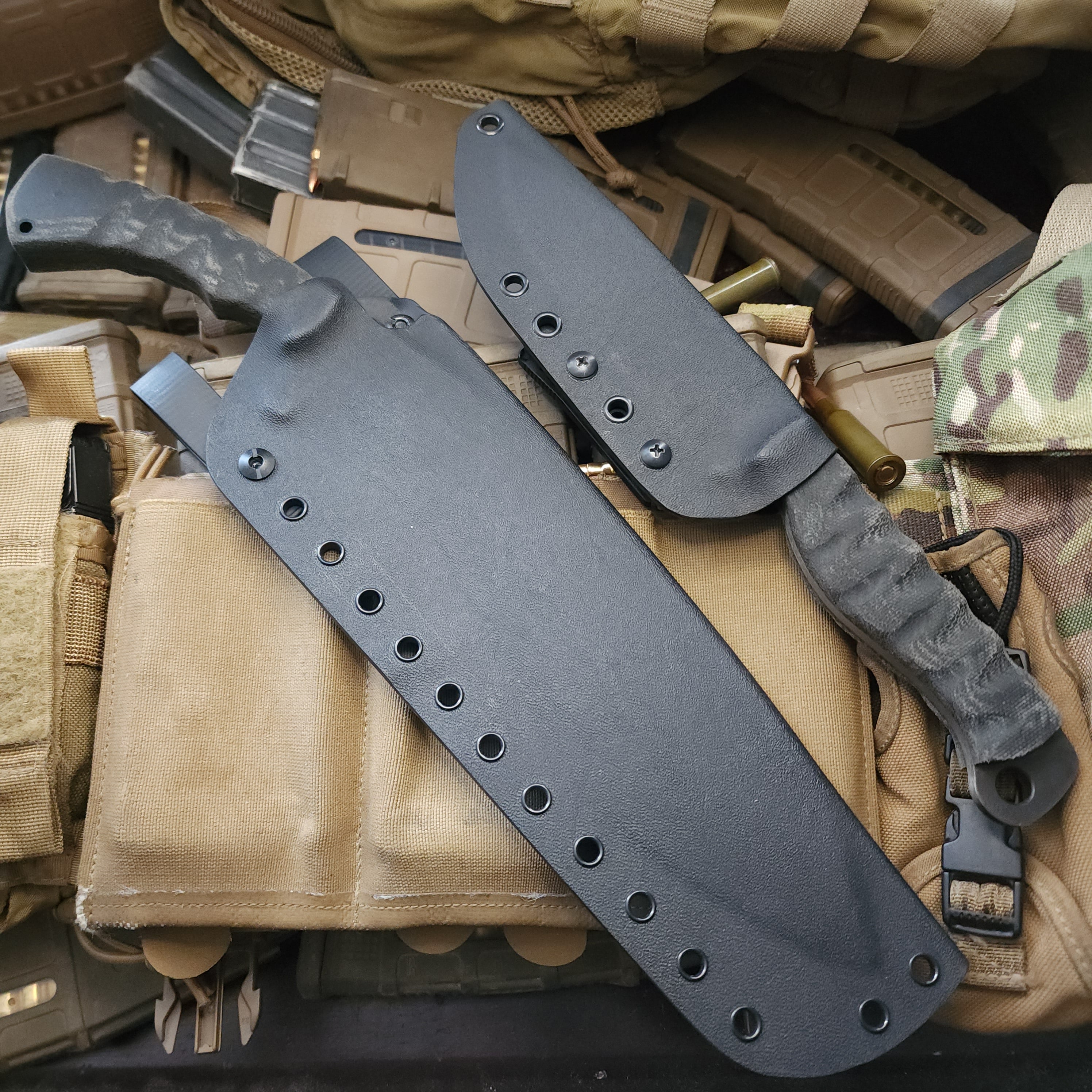 Black Gunfighter and Kukiri set – Embyblades